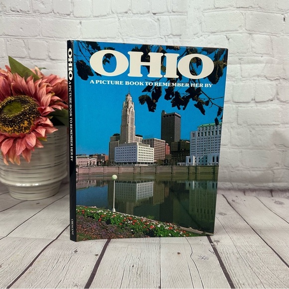 Accents | Vintage 198 Ohio A Picture Book To Remember Her By Hard Cover ...